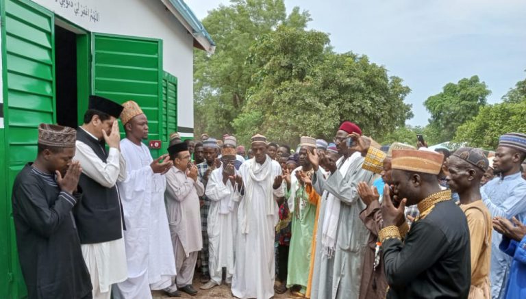 Une nouvelle mosquée au Bénin - La Revue des Religions